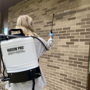 Hudson Pro® 4 Gallon Internal Piston Pump Bleach Backpack Sprayer - H.D ...